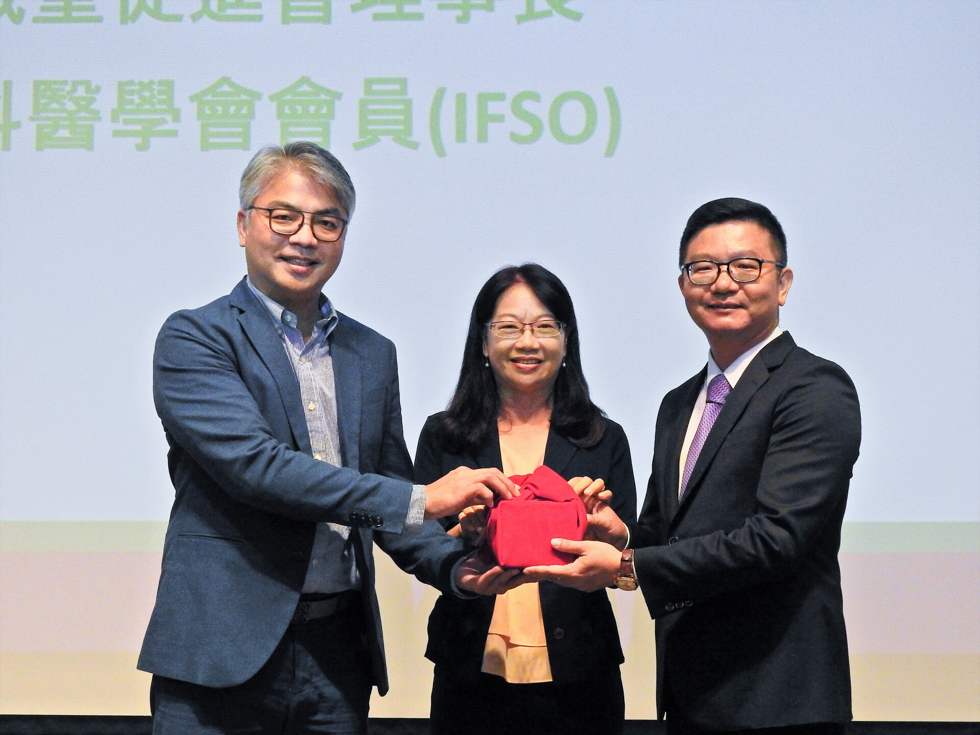 【College of Management】Alumni Return Home - Outstanding Alumni Awards ...